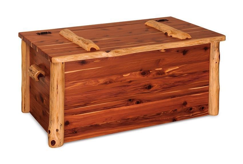 Rustic log hope chest with soft-close hinged lid | DutchCrafters