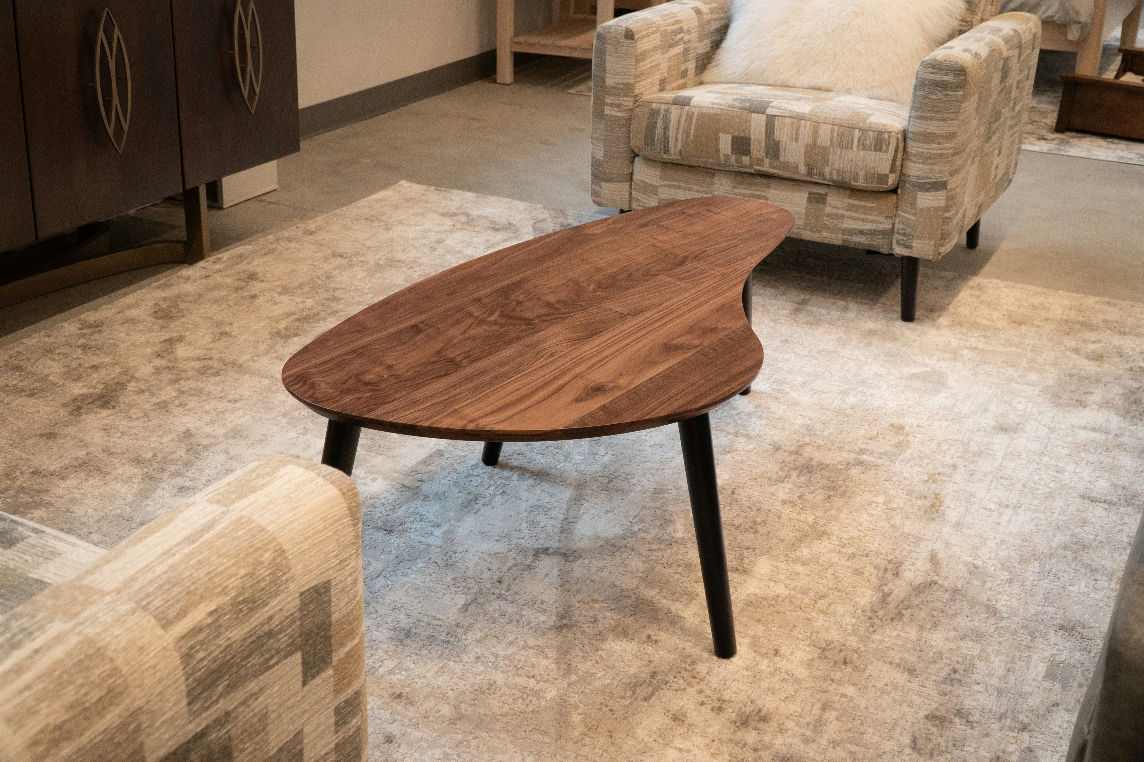 Amish-Made Kidney-Shaped Coffee Table | DutchCrafters