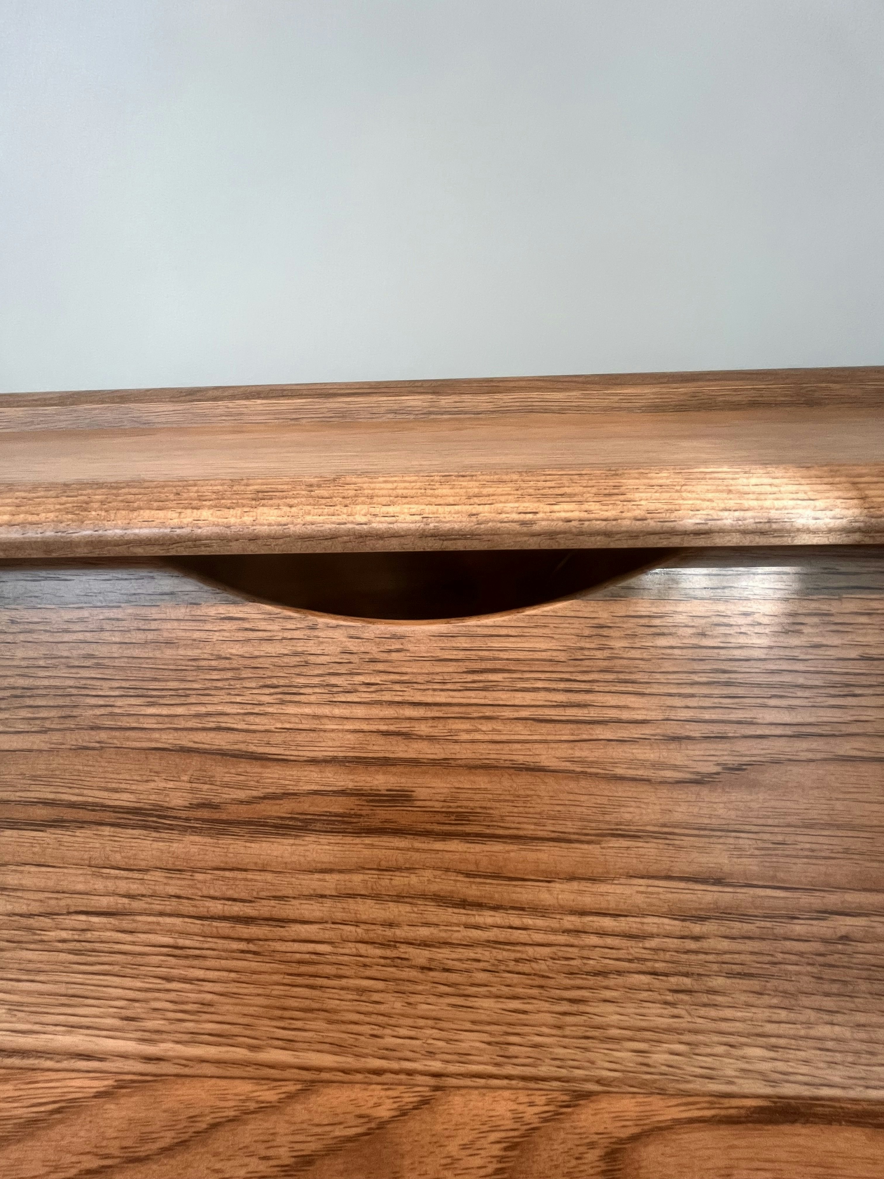 Audrey Amish Standing Desk – Adjustable Electric Desk | DutchCrafters