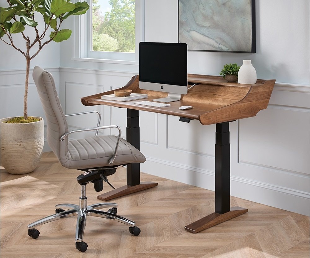 Audrey Amish Standing Desk – Adjustable Electric Desk | DutchCrafters